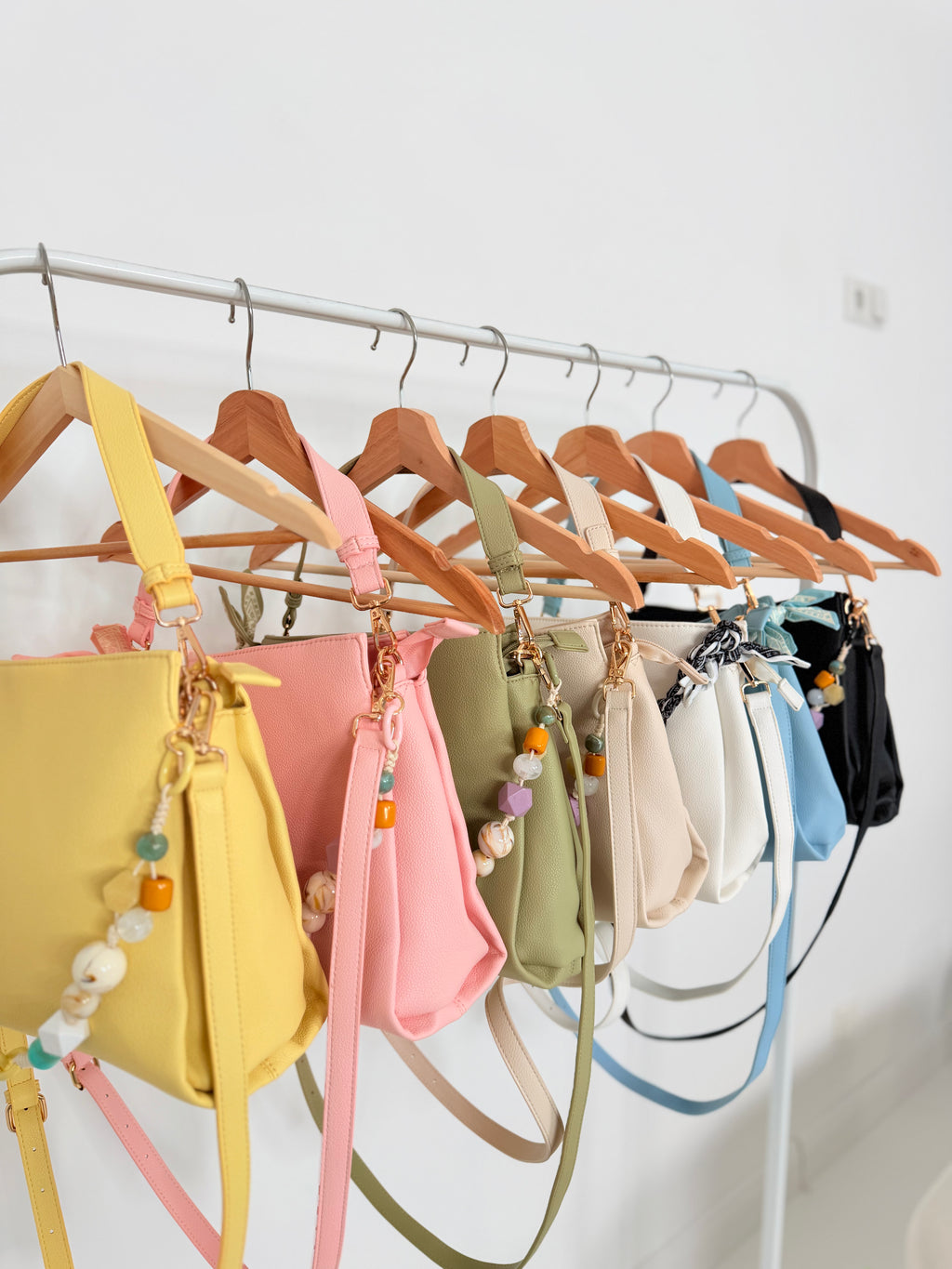 Leder Umhängetasche in verschieden Farben für Damen | Levelone ...